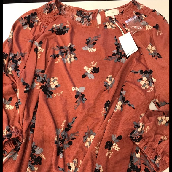 MELLODAY | Tops | Melloday Long Sleeve Smocked Shoulder Top Size 2x ...